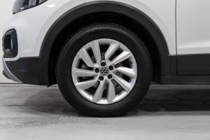 Белый Фольксваген T-Cross 2023 в Вильнюс, объемом двигателя 1.00 л и пробегом 38 тыс. км за 17950 €, фото 20 на AUTOMOTO.COM.LV