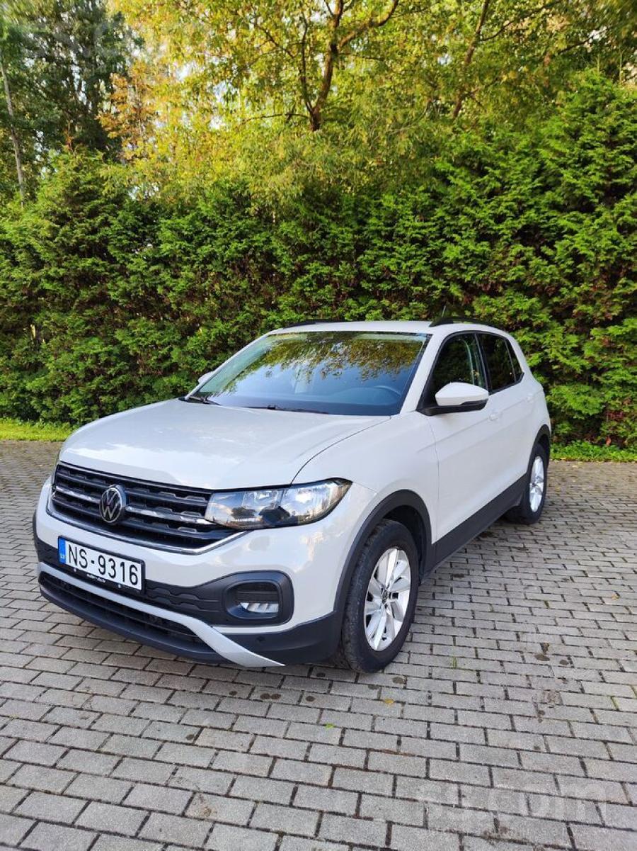 Белый Фольксваген T-Cross 2023 в Рига, объемом двигателя 1.00 л и пробегом 78 тыс. км за 17300 €, фото 1 на AUTOMOTO.COM.LV