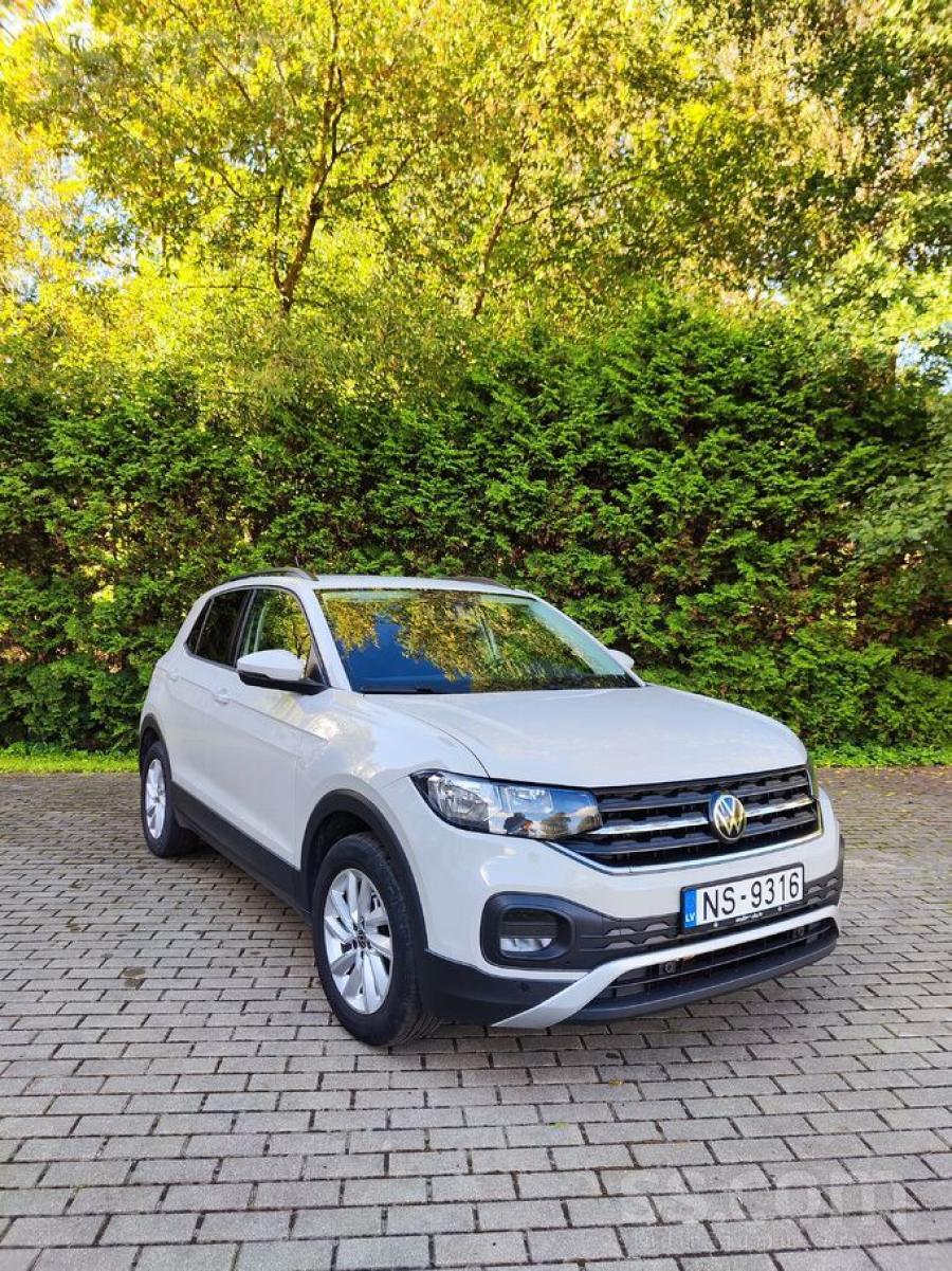 Белый Фольксваген T-Cross 2023 в Рига, объемом двигателя 1.00 л и пробегом 78 тыс. км за 17300 €, фото 4 на AUTOMOTO.COM.LV