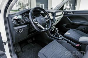 Белый Фольксваген T-Cross 2023 в Рига, объемом двигателя 1.00 л и пробегом 78 тыс. км за 17300 €, фото 8 на AUTOMOTO.COM.LV