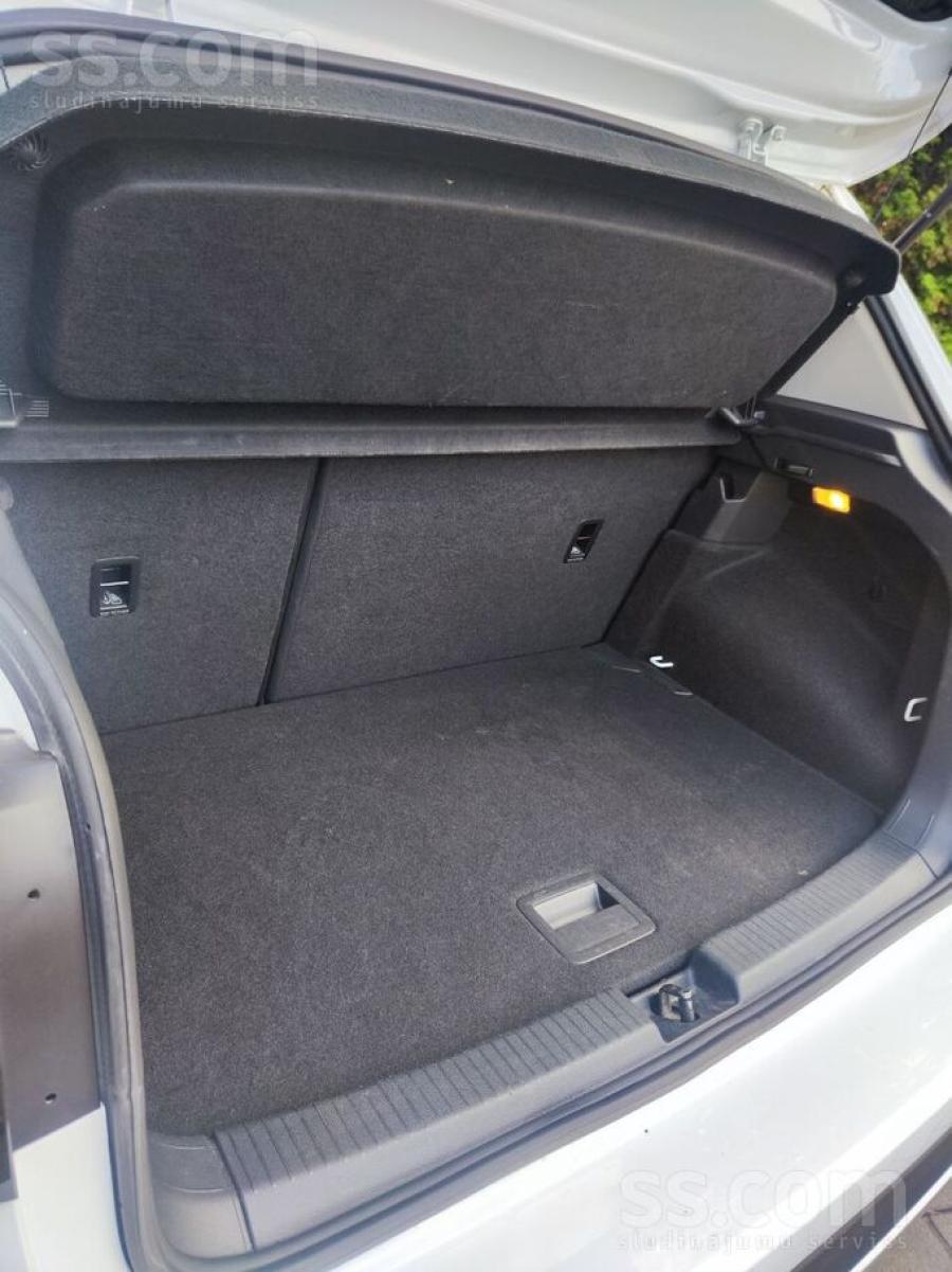 White Volkswagen T-Cross 2023 in Riga, with an engine capacity of 1.00 L and mileage of 72 thousand km for 17400 €, photo 6 on AUTOMOTO.COM.LV