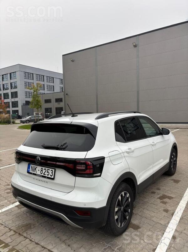 Белый Фольксваген T-Cross 2023 в Рига, объемом двигателя 1.00 л и пробегом 51 тыс. км за 16700 €, фото 3 на AUTOMOTO.COM.LV