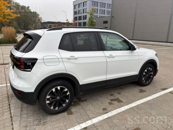 Белый Фольксваген T-Cross 2023 в Рига, объемом двигателя 1.00 л и пробегом 51 тыс. км за 16700 €, фото 4 на AUTOMOTO.COM.LV