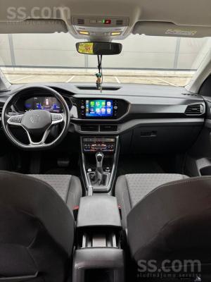 Белый Фольксваген T-Cross 2023 в Рига, объемом двигателя 1.00 л и пробегом 51 тыс. км за 16700 €, фото 6 на AUTOMOTO.COM.LV