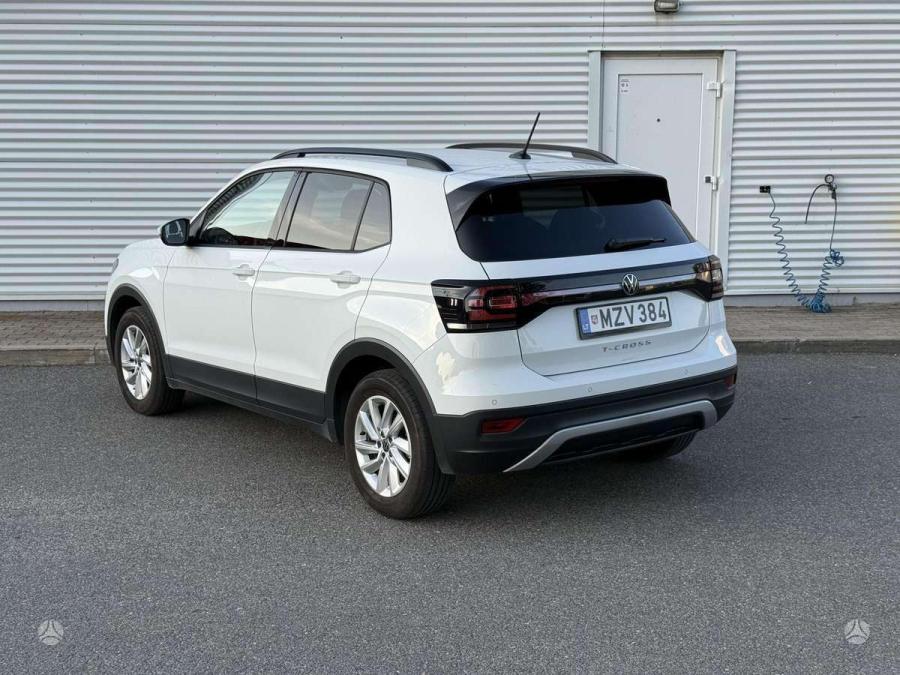 Balts Volkswagen T-Cross 2024 Viļņa, ar dzinēja tilpumu 1.00 L un nobraukumu 72 tūkst. km par 19900 €, foto 4 vietnē AUTOMOTO.COM.LV