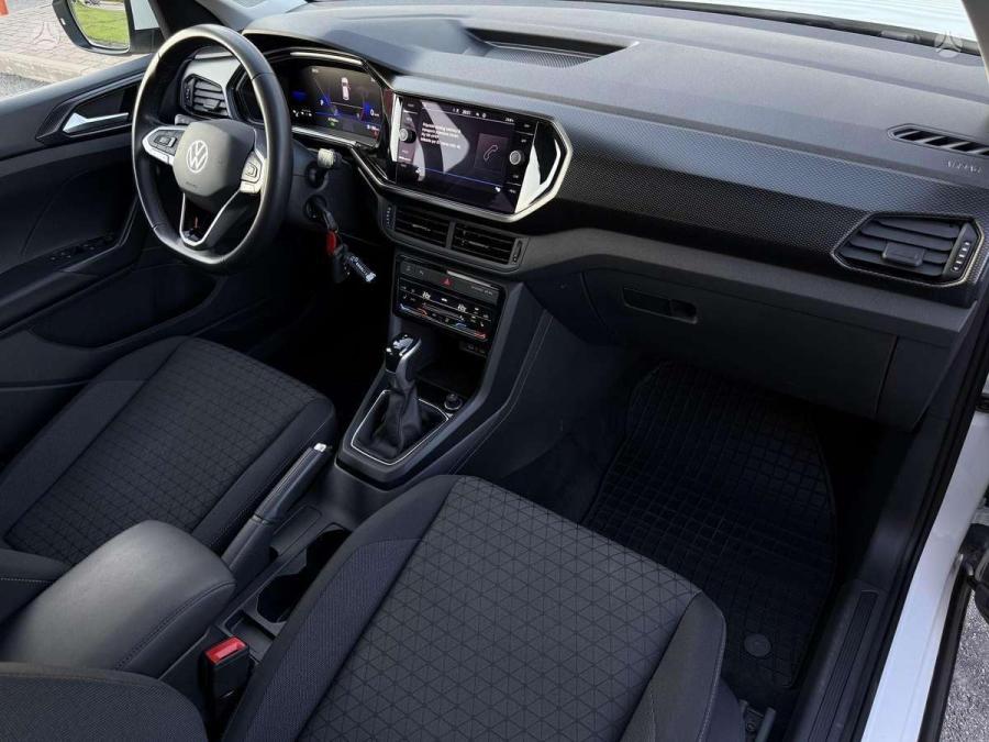 Balts Volkswagen T-Cross 2024 Viļņa, ar dzinēja tilpumu 1.00 L un nobraukumu 72 tūkst. km par 19900 €, foto 9 vietnē AUTOMOTO.COM.LV