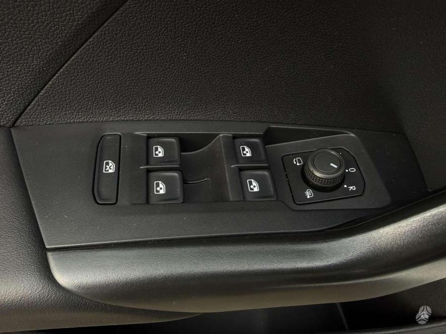 Balts Volkswagen T-Cross 2024 Viļņa, ar dzinēja tilpumu 1.00 L un nobraukumu 72 tūkst. km par 19900 €, foto 17 vietnē AUTOMOTO.COM.LV