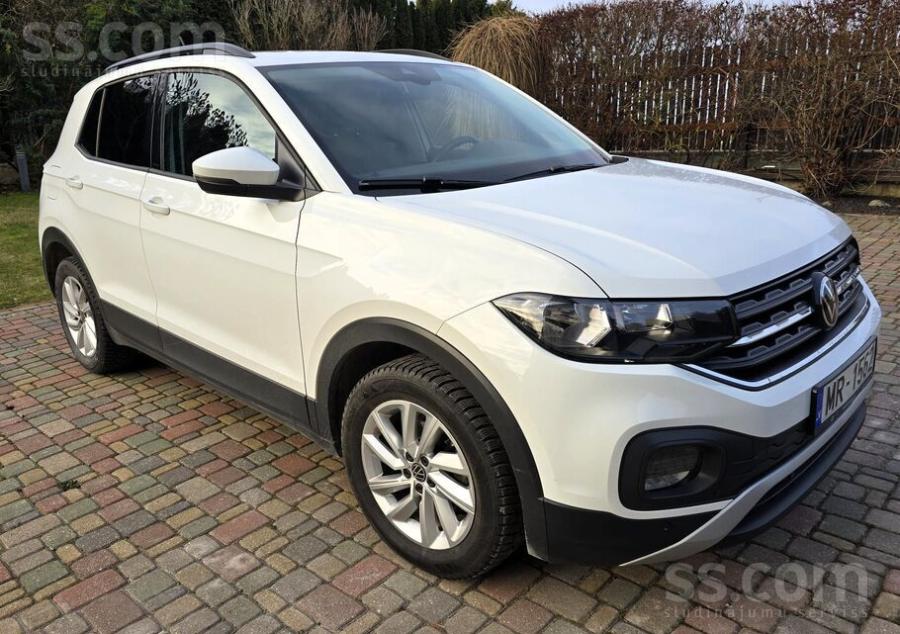 White Volkswagen T-Cross 2020 in Riga, with an engine capacity of 1.00 L and mileage of 73 thousand km for 15450 €, photo 2 on AUTOMOTO.COM.LV