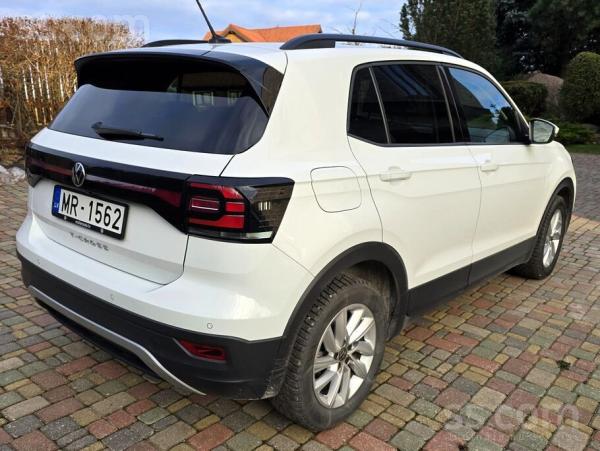 White Volkswagen T-Cross 2020 in Riga, with an engine capacity of 1.00 L and mileage of 73 thousand km for 15450 €, photo 3 on AUTOMOTO.COM.LV
