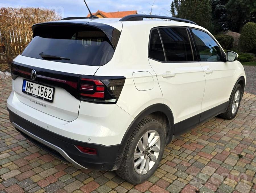 White Volkswagen T-Cross 2020 in Riga, with an engine capacity of 1.00 L and mileage of 73 thousand km for 15450 €, photo 3 on AUTOMOTO.COM.LV