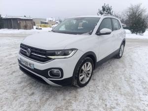 Balts Volkswagen T-Cross 2021 Tauragė, ar dzinēja tilpumu 1.00 L un nobraukumu 54 tūkst. km par 13900 €, foto  vietnē AUTOMOTO.COM.LV