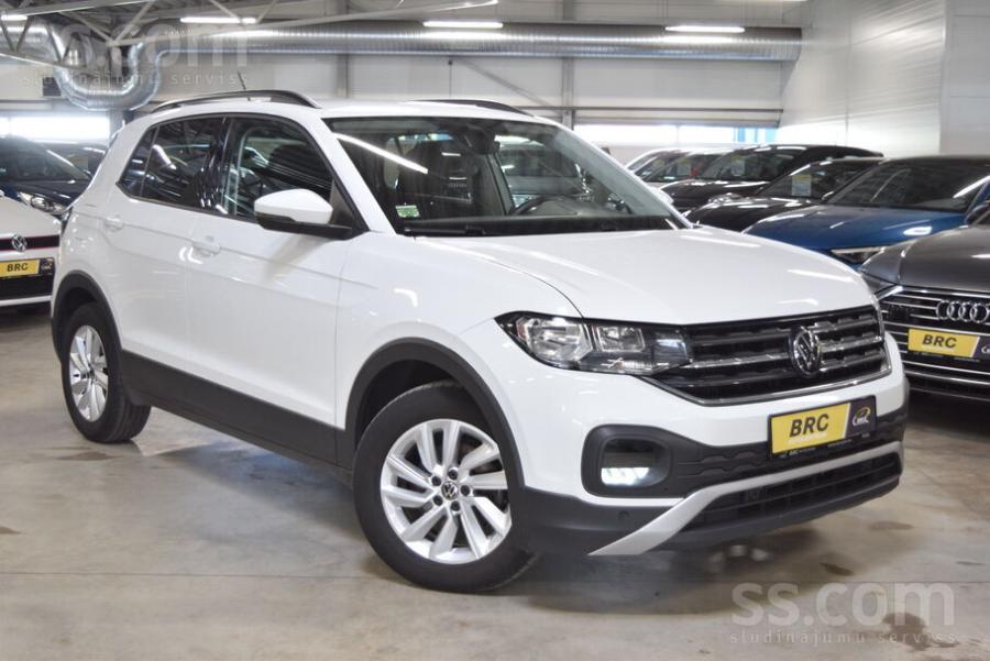 White Volkswagen T-Cross 2022 in Riga, with an engine capacity of 1.00 L and mileage of 121 thousand km for 12900 €, photo 1 on AUTOMOTO.COM.LV