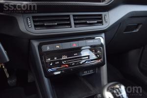 White Volkswagen T-Cross 2022 in Riga, with an engine capacity of 1.00 L and mileage of 121 thousand km for 12900 €, photo 6 on AUTOMOTO.COM.LV