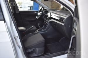White Volkswagen T-Cross 2022 in Riga, with an engine capacity of 1.00 L and mileage of 121 thousand km for 12900 €, photo 13 on AUTOMOTO.COM.LV