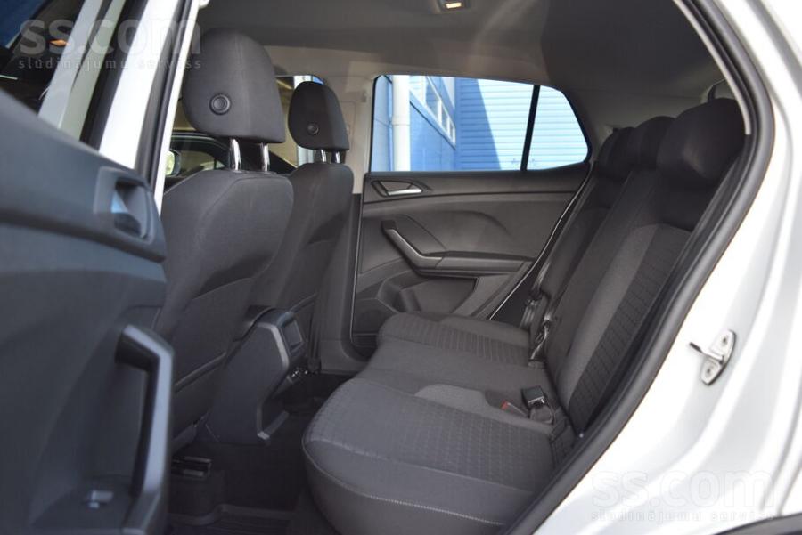 White Volkswagen T-Cross 2022 in Riga, with an engine capacity of 1.00 L and mileage of 121 thousand km for 12900 €, photo 14 on AUTOMOTO.COM.LV