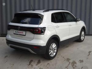 White Volkswagen T-Cross 2021 in Vilnius, with an engine capacity of 1.00 L and mileage of 93 thousand km for 14900 €, photo 4 on AUTOMOTO.COM.LV