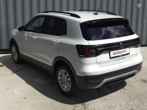 White Volkswagen T-Cross 2021 in Vilnius, with an engine capacity of 1.00 L and mileage of 93 thousand km for 14900 €, photo 5 on AUTOMOTO.COM.LV