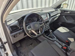 White Volkswagen T-Cross 2021 in Vilnius, with an engine capacity of 1.00 L and mileage of 93 thousand km for 14900 €, photo 9 on AUTOMOTO.COM.LV