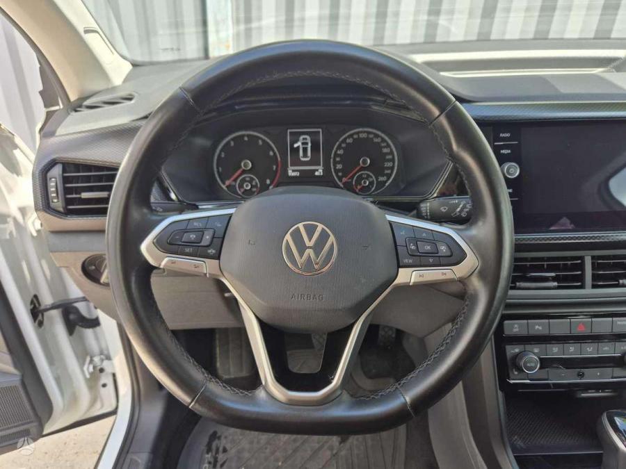 White Volkswagen T-Cross 2021 in Vilnius, with an engine capacity of 1.00 L and mileage of 93 thousand km for 14900 €, photo 10 on AUTOMOTO.COM.LV