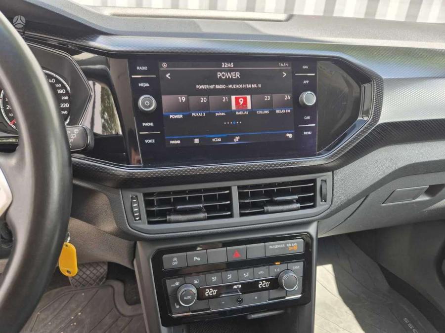 White Volkswagen T-Cross 2021 in Vilnius, with an engine capacity of 1.00 L and mileage of 93 thousand km for 14900 €, photo 13 on AUTOMOTO.COM.LV