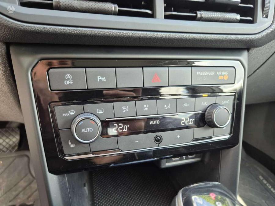 White Volkswagen T-Cross 2021 in Vilnius, with an engine capacity of 1.00 L and mileage of 93 thousand km for 14900 €, photo 14 on AUTOMOTO.COM.LV
