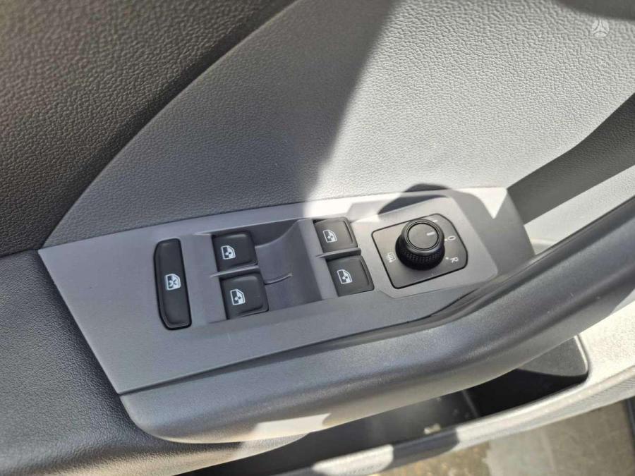White Volkswagen T-Cross 2021 in Vilnius, with an engine capacity of 1.00 L and mileage of 93 thousand km for 14900 €, photo 20 on AUTOMOTO.COM.LV
