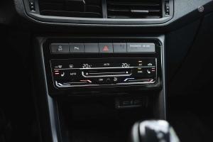Balts Volkswagen T-Cross 2022 Kauņa, ar dzinēja tilpumu 1.00 L un nobraukumu 84 tūkst. km par 15600 €, foto 22 vietnē AUTOMOTO.COM.LV