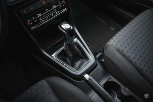 Balts Volkswagen T-Cross 2022 Kauņa, ar dzinēja tilpumu 1.00 L un nobraukumu 84 tūkst. km par 15600 €, foto 24 vietnē AUTOMOTO.COM.LV