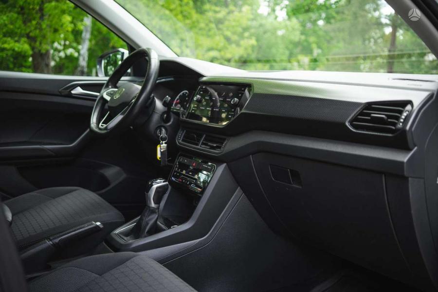 Balts Volkswagen T-Cross 2022 Kauņa, ar dzinēja tilpumu 1.00 L un nobraukumu 84 tūkst. km par 15600 €, foto 35 vietnē AUTOMOTO.COM.LV