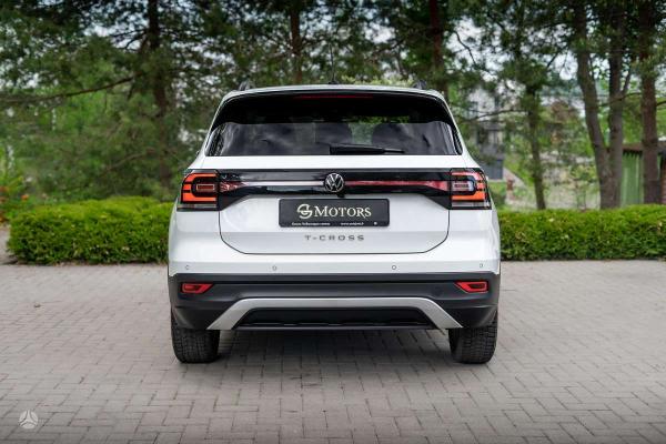 White Volkswagen T-Cross 2022 in Kaunas, with an engine capacity of 1.00 L and mileage of 99 thousand km for 15700 €, photo 7 on AUTOMOTO.COM.LV