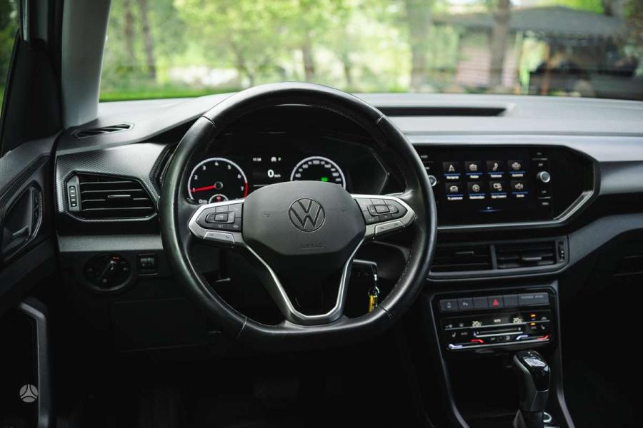 Белый Фольксваген T-Cross 2022 в Каунас, объемом двигателя 1.00 л и пробегом 99 тыс. км за 15700 €, фото 26 на AUTOMOTO.COM.LV