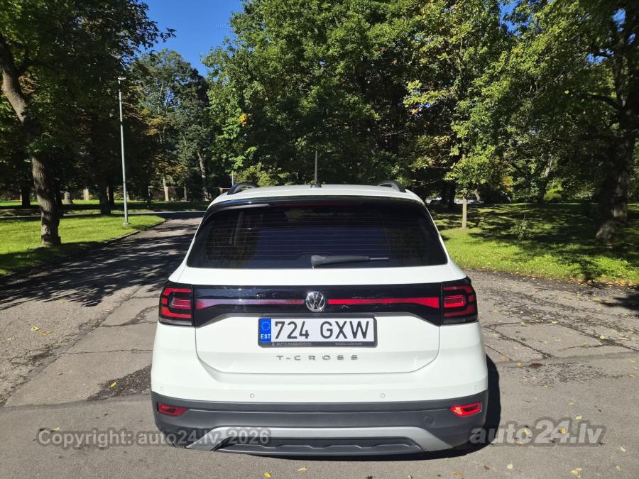 White Volkswagen T-Cross 2020 in Tallinn, with an engine capacity of 1.00 L and mileage of 92 thousand km for 14900 €, photo 6 on AUTOMOTO.COM.LV