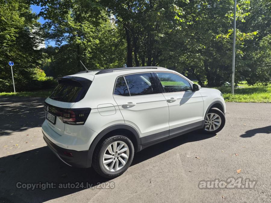 White Volkswagen T-Cross 2020 in Tallinn, with an engine capacity of 1.00 L and mileage of 92 thousand km for 14900 €, photo 7 on AUTOMOTO.COM.LV