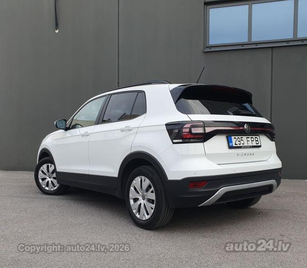 White Volkswagen T-Cross 2021 in Tallinn, with an engine capacity of 1.00 L and mileage of 215 thousand km for 14999 €, photo 6 on AUTOMOTO.COM.LV