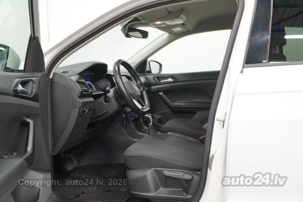 White Volkswagen T-Cross 2022 in Tallinn, with an engine capacity of 1.00 L and mileage of 176 thousand km for 14500 €, photo 8 on AUTOMOTO.COM.LV