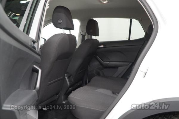 White Volkswagen T-Cross 2022 in Tallinn, with an engine capacity of 1.00 L and mileage of 176 thousand km for 14500 €, photo 9 on AUTOMOTO.COM.LV
