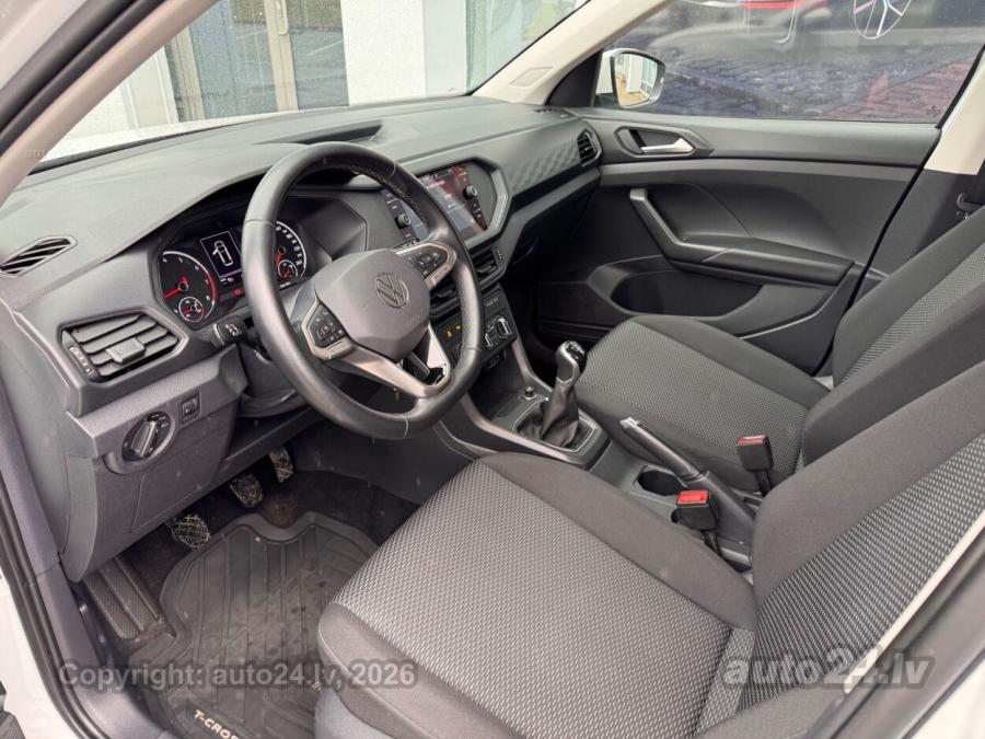 Balts Volkswagen T-Cross 2022 Viljandi, ar dzinēja tilpumu 1.00 L un nobraukumu 56 tūkst. km par 15900 €, foto 7 vietnē AUTOMOTO.COM.LV