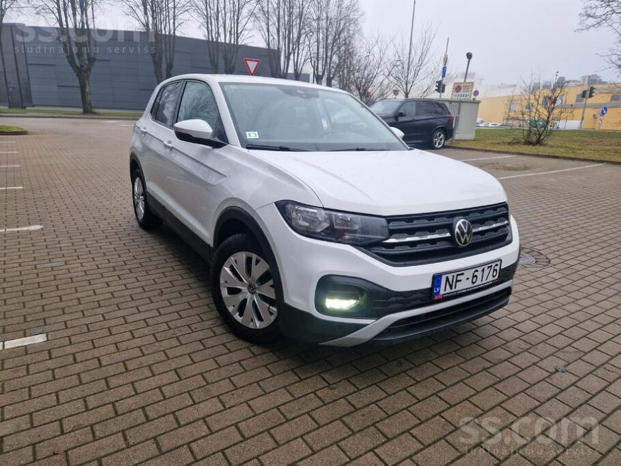 Белый Фольксваген T-Cross 2022 в Рига, объемом двигателя 1.00 л и пробегом 105 тыс. км за 13250 €, фото 3 на AUTOMOTO.COM.LV