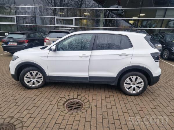 Balts Volkswagen T-Cross 2022 Rīga, ar dzinēja tilpumu 1.00 L un nobraukumu 105 tūkst. km par 13250 €, foto 5 vietnē AUTOMOTO.COM.LV