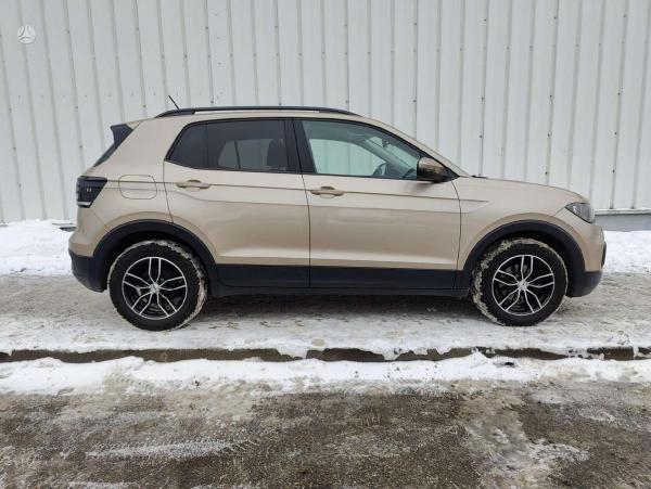 Yellow Volkswagen T-Cross 2020 in Vilnius, with an engine capacity of 1.00 L and mileage of 114 thousand km for 12950 €, photo 2 on AUTOMOTO.COM.LV