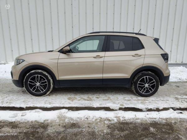 Yellow Volkswagen T-Cross 2020 in Vilnius, with an engine capacity of 1.00 L and mileage of 114 thousand km for 12950 €, photo 4 on AUTOMOTO.COM.LV