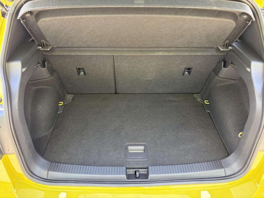 Yellow Volkswagen T-Cross 2024 in Vilnius, with an engine capacity of 1.50 L and mileage of 38 thousand km for 24900 €, photo 11 on AUTOMOTO.COM.LV