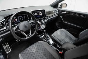 Smilšu krāsa Volkswagen T-Roc 2022 Peetri, ar dzinēja tilpumu 1.50 L un nobraukumu 94 tūkst. km par 24900 €, foto 8 vietnē AUTOMOTO.COM.LV