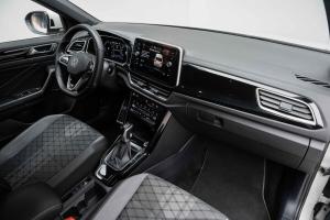 Smilšu krāsa Volkswagen T-Roc 2022 Peetri, ar dzinēja tilpumu 1.50 L un nobraukumu 94 tūkst. km par 24900 €, foto 9 vietnē AUTOMOTO.COM.LV