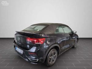 Black Volkswagen T-Roc 2021 in Kaunas, with an engine capacity of 1.50 L and mileage of 37 thousand km for 27035 €, photo 2 on AUTOMOTO.COM.LV