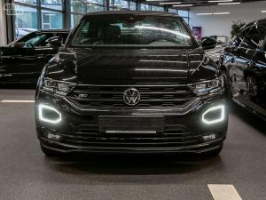 Black Volkswagen T-Roc 2021 in Kaunas, with an engine capacity of 1.50 L and mileage of 69 thousand km for 27426 €, photo 2 on AUTOMOTO.COM.LV