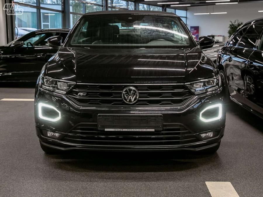 Black Volkswagen T-Roc 2021 in Kaunas, with an engine capacity of 1.50 L and mileage of 69 thousand km for 27426 €, photo 2 on AUTOMOTO.COM.LV