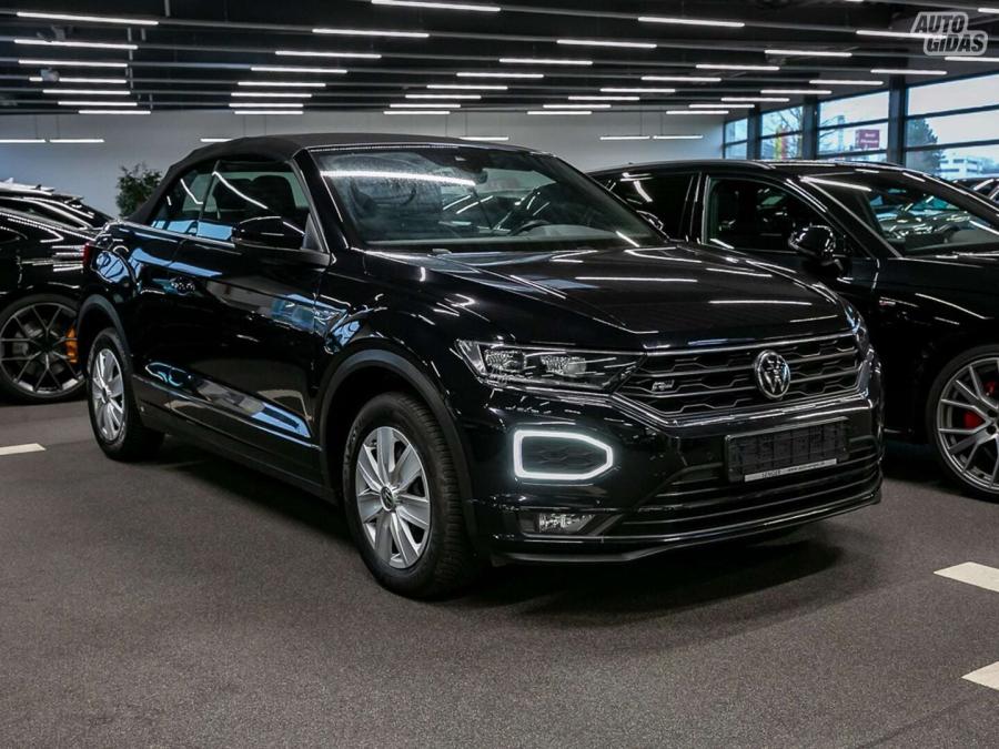 Black Volkswagen T-Roc 2021 in Kaunas, with an engine capacity of 1.50 L and mileage of 69 thousand km for 27426 €, photo 3 on AUTOMOTO.COM.LV