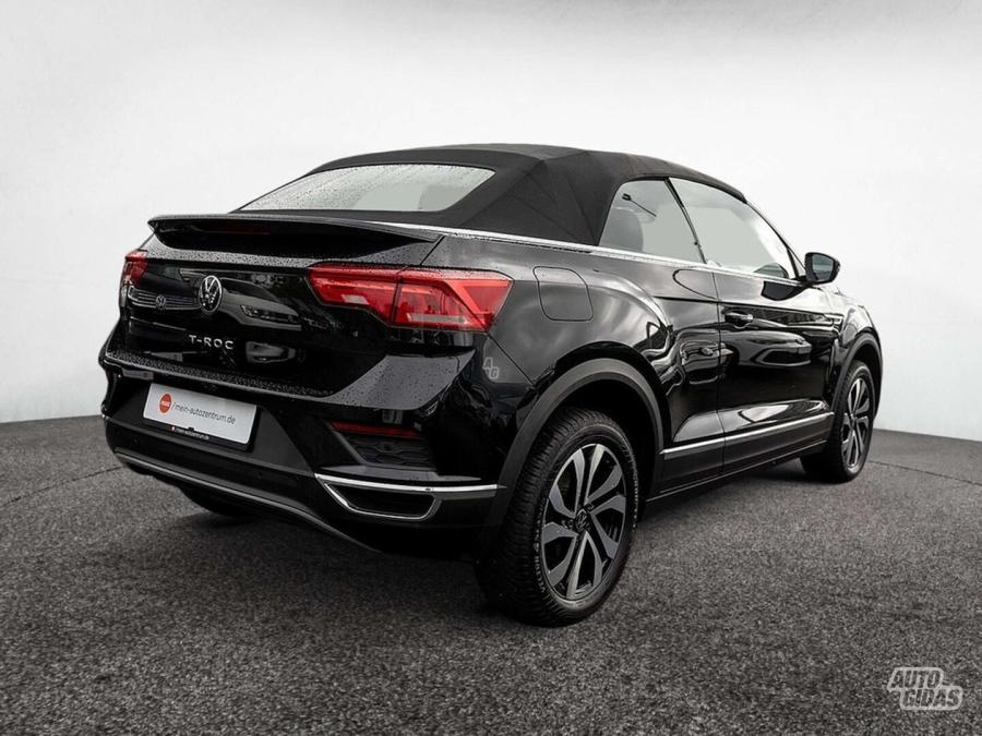 Black Volkswagen T-Roc 2021 in Kaunas, with an engine capacity of 1.00 L and mileage of 30 thousand km for 25068 €, photo 3 on AUTOMOTO.COM.LV