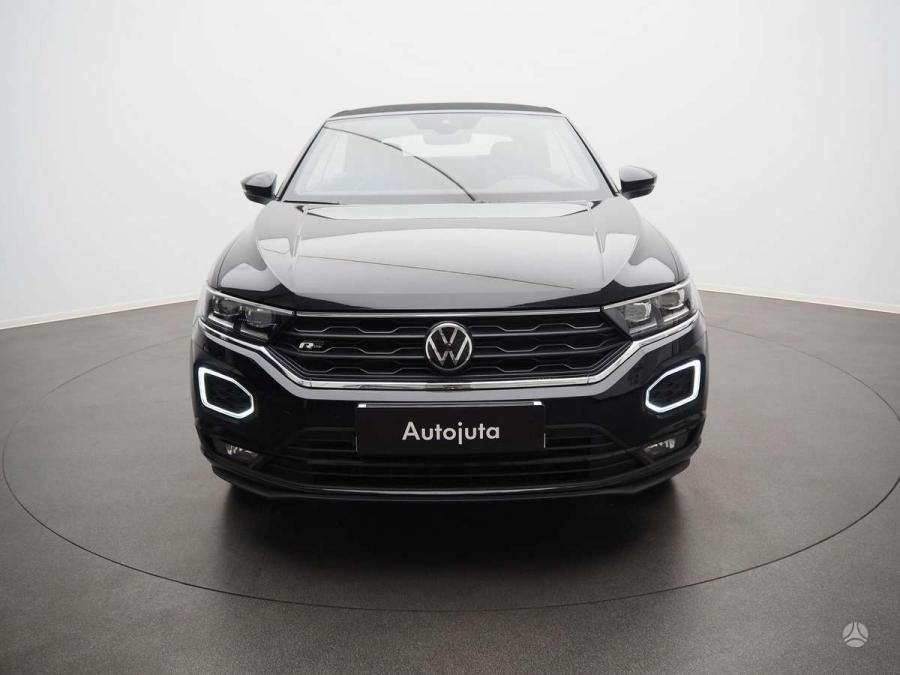 Black Volkswagen T-Roc 2021 in Vilnius, with an engine capacity of 1.50 L and mileage of 75 thousand km for 21659 €, photo 3 on AUTOMOTO.COM.LV